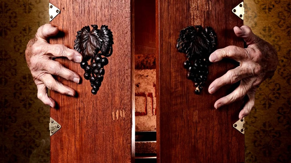 5 Bizarre Possessed Objects – Hammer Films